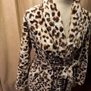 Nicole Miller | Intimates & Sleepwear | Nicole Miller Robe | Poshmark